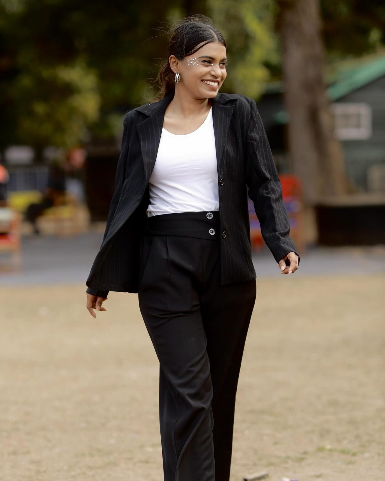 7 Interview Outfits to Help You Land the Job - Fame & Frills