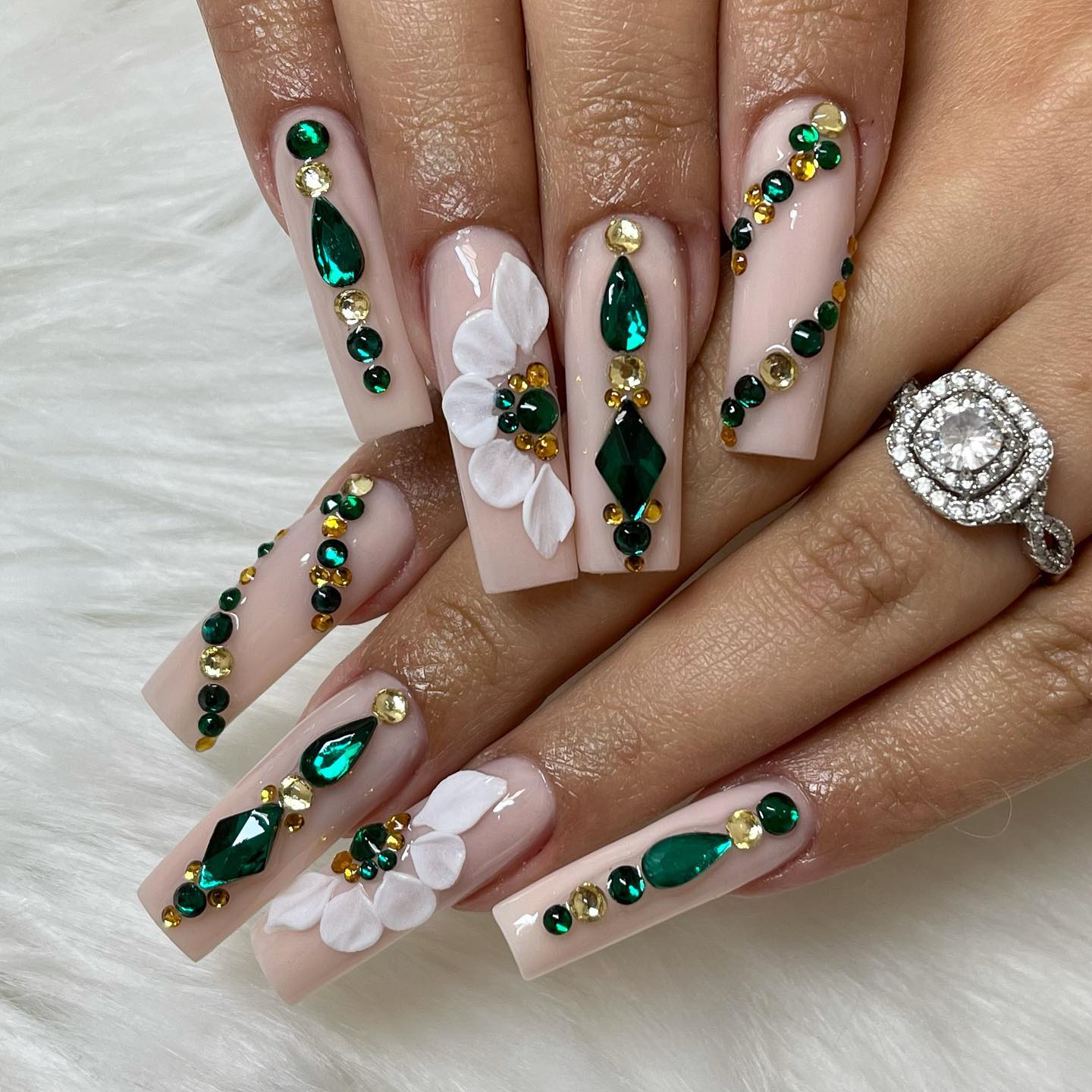 10 Must-Try Textured Nail Art Ideas for Your Next Manicure - Fame & Frills