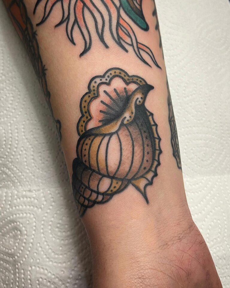 24 Seashell Tattoos Trending Ideas For Women - Fame & Frills