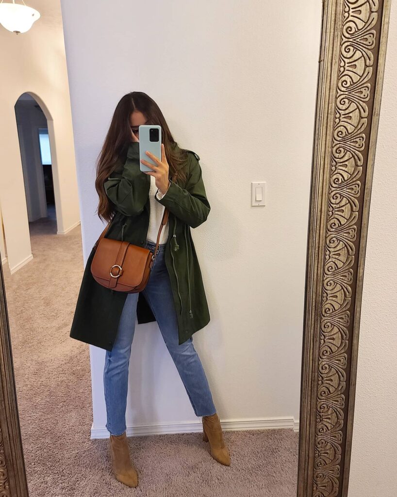 19 Chic and Comfortable Teacher Outfits for Women - Fame & Frills