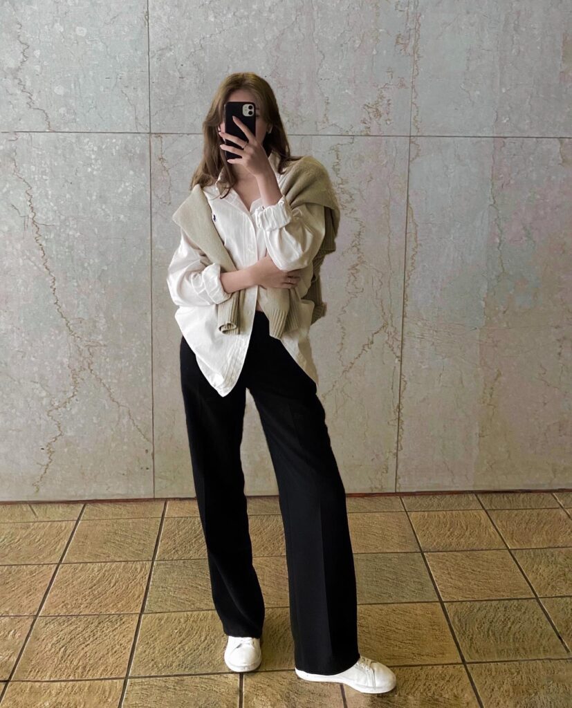 17 Effortlessly Stylish School Outfits for Women - Fame & Frills