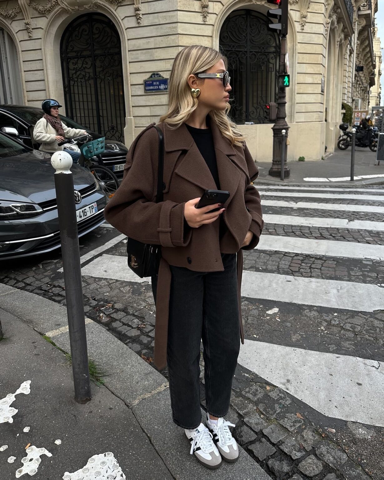 17 Effortlessly Stylish School Outfits for Women - Fame & Frills