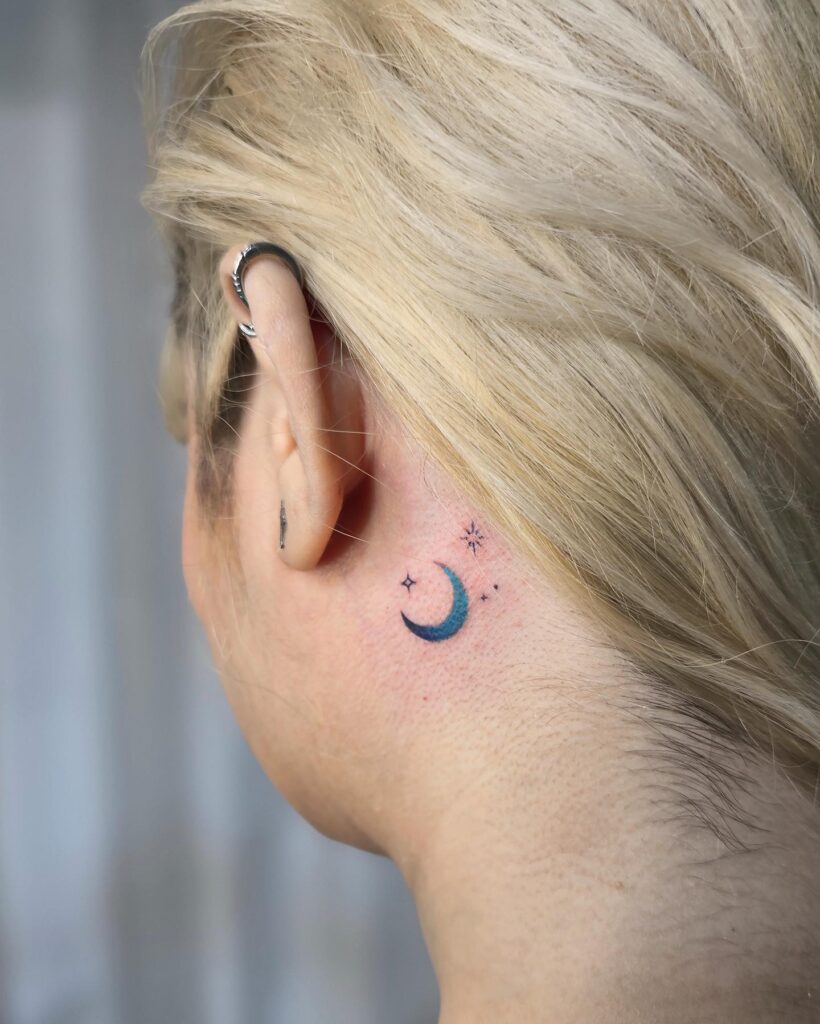 16 Beautiful Neck Tattoo Ideas for Women - Fame & Frills