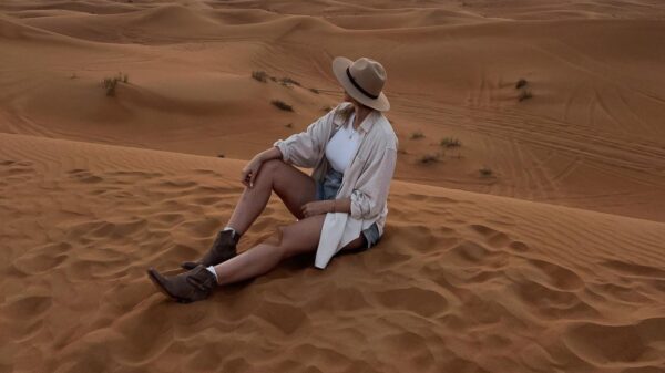 28 Jaw-Dropping Desert Outfit Inspirations for Every Occasion - Fame ...