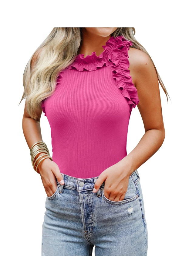 20 Beach Summer Outfits for Women to Try This Season - Fame & Frills