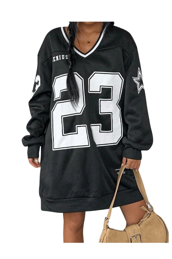 23 Cool and Casual Jersey Outfit Combinations - Fame & Frills